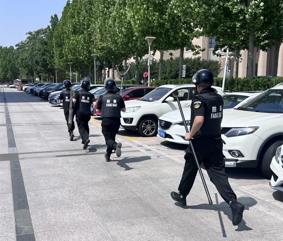 会员动态 警保联动展风采 快速响应护平安 经保公司保安队伍开展紧急拉练活动 天津市保安协会